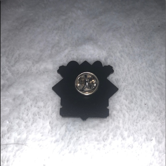 Chuck E Cheese | Accessories | Chuck E Cheese Pin | Poshmark